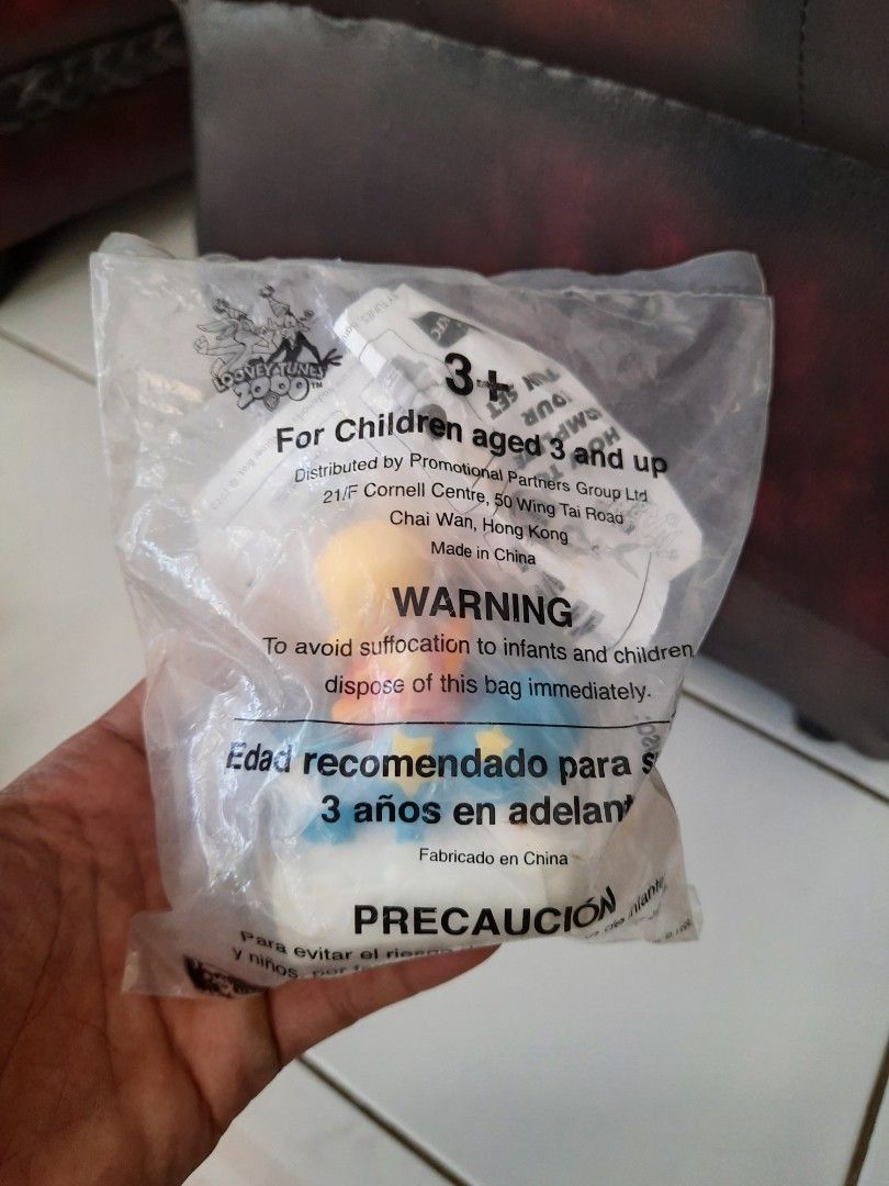 Chaki kids kfc toys tweety (looney tunes 2000 celebration countdown ...