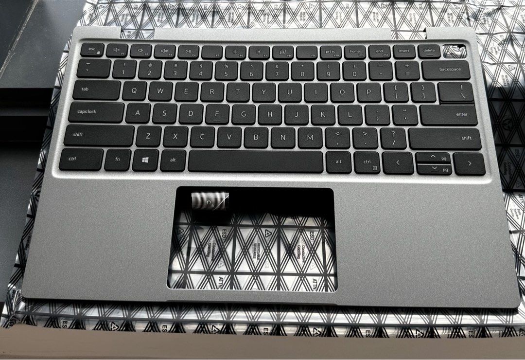DELL Latitude 5420 top cover keyboard, Computers & Tech, Parts ...