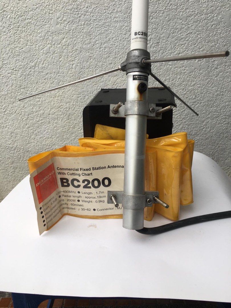 DIAMOND BASE ANTENNAS BC100S VHF /BC200 UHF PAIR, Announcements on Carousell
