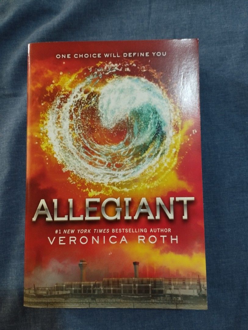 Divergent and Allegiant by Veronica Roth, Hobbies & Toys, Books ...
