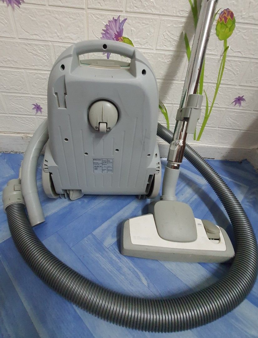 Electrolux twin tech vacuum cleaner, TV & Home Appliances, Vacuum ...