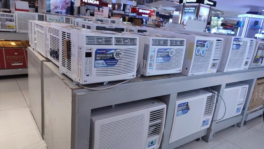 FUJIDENZO WINDOW TYPE AIRCON, TV & Home Appliances, Air Conditioning ...