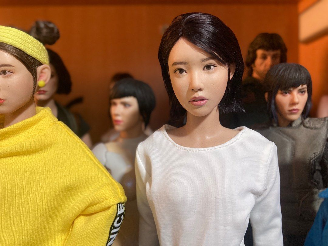 IU 李知恩 Palette 1/6 figure, 興趣及遊戲, 玩具 & 遊戲類 - Carousell