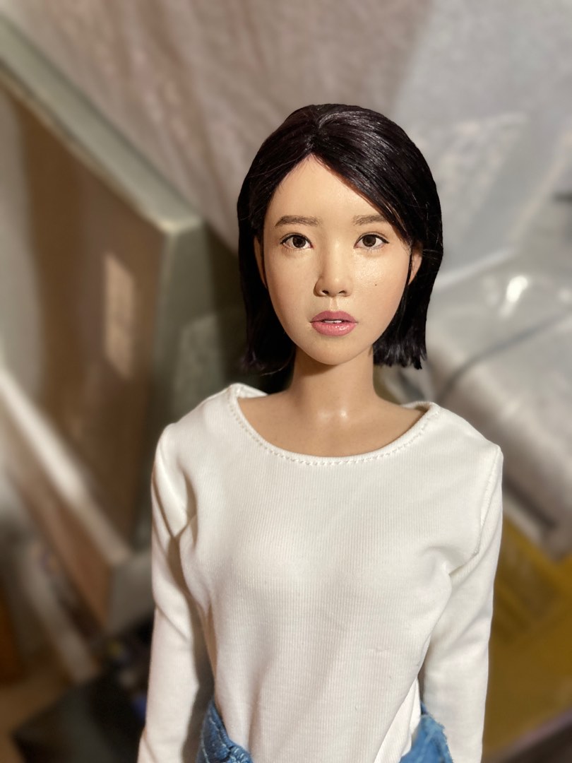 IU 李知恩 Palette 1/6 figure, 興趣及遊戲, 玩具 & 遊戲類 - Carousell