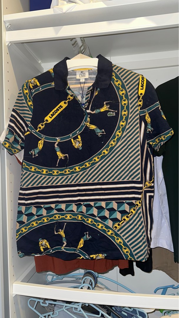 LACOSTE L!VE - Regular Fit polo shirt in Navy and gold chains patterns (LIMITED EDITION), Men's ...