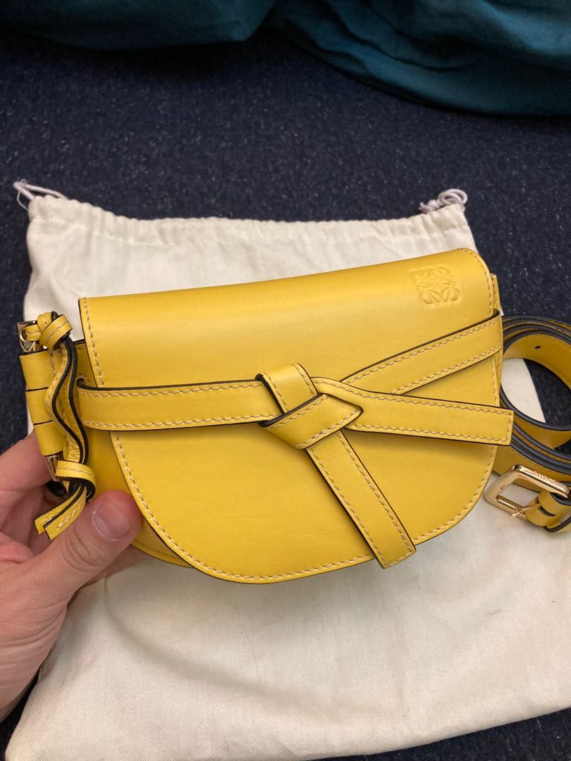 Loewe gate belt bag, 名牌, 手袋及銀包 - Carousell