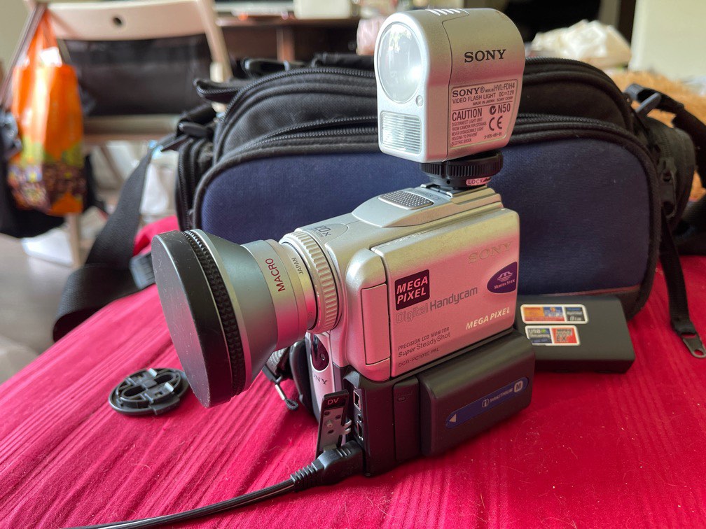 Mega pixel with add on zoom, flash and remote, Photography, Cameras on ...
