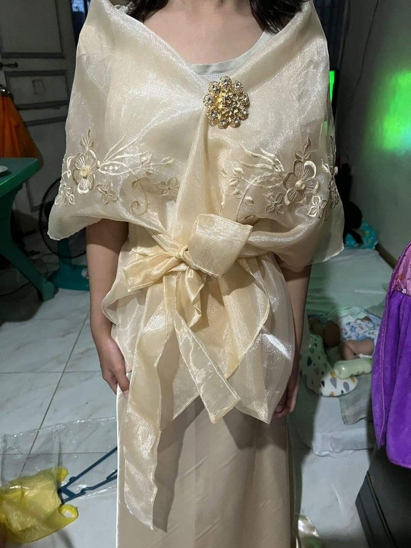 #Modern Filipiniana for sale Ginamit lang pang pictorial.. size small ...