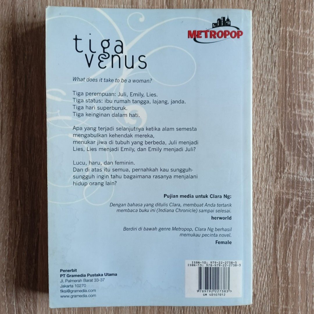 Novel Tiga Venus Clara Ng PRELOVED Gramedia Pustaka Utama GPU, Buku & Alat Tulis, Buku di Carousell