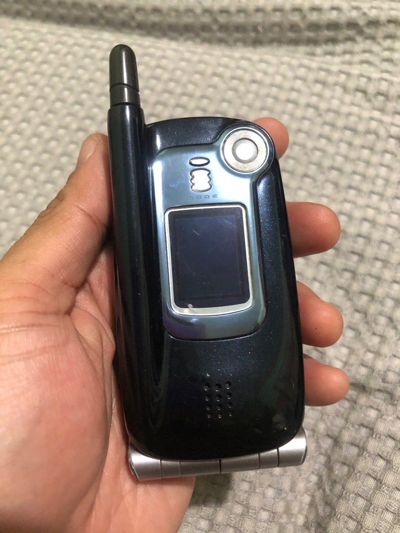 Old flip phone, Hobbies & Toys, Memorabilia & Collectibles, Vintage ...