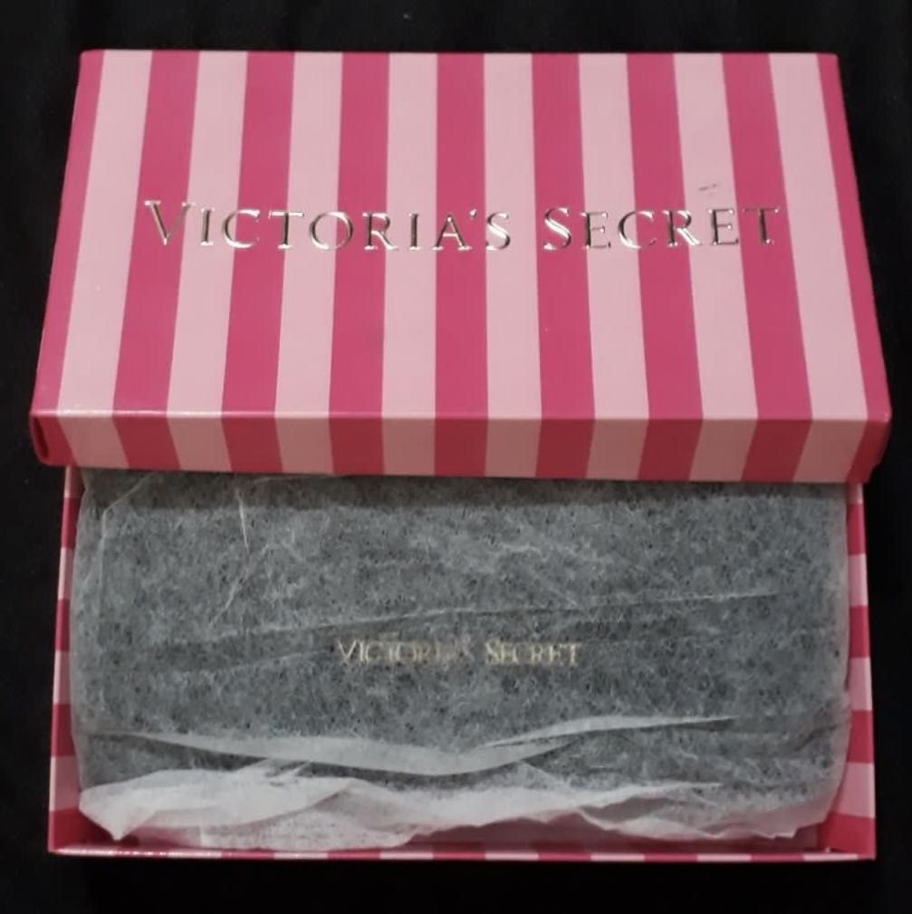 ORIGINAL Victoria's Secret long black wallet with box, Women's Fashion ...