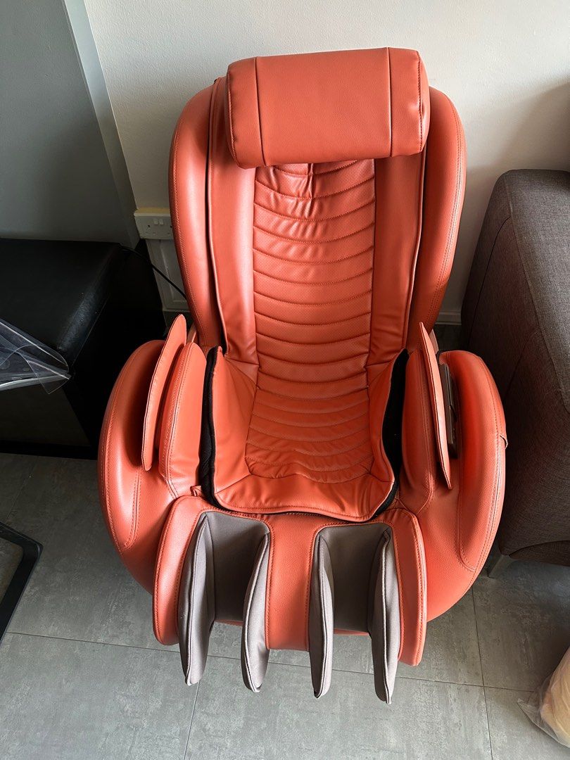 OSIM uDivine mini 2 Massage Chair, Health & Nutrition, Massage Devices ...