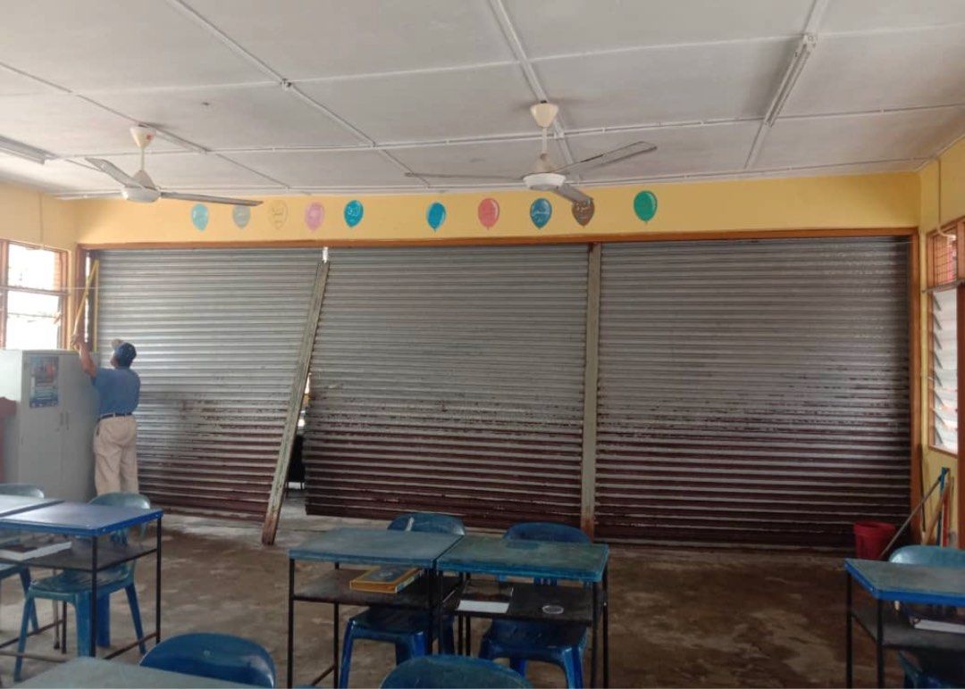 Pintu roller shutter aluminuim, Furniture & Home Living, Security ...