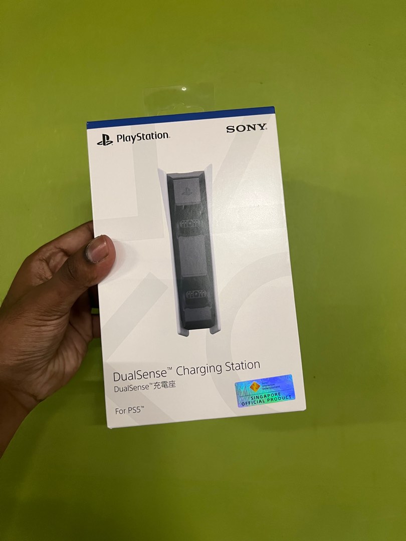 Playstation 5 Dualsense charging station, Video Gaming, Gaming ...