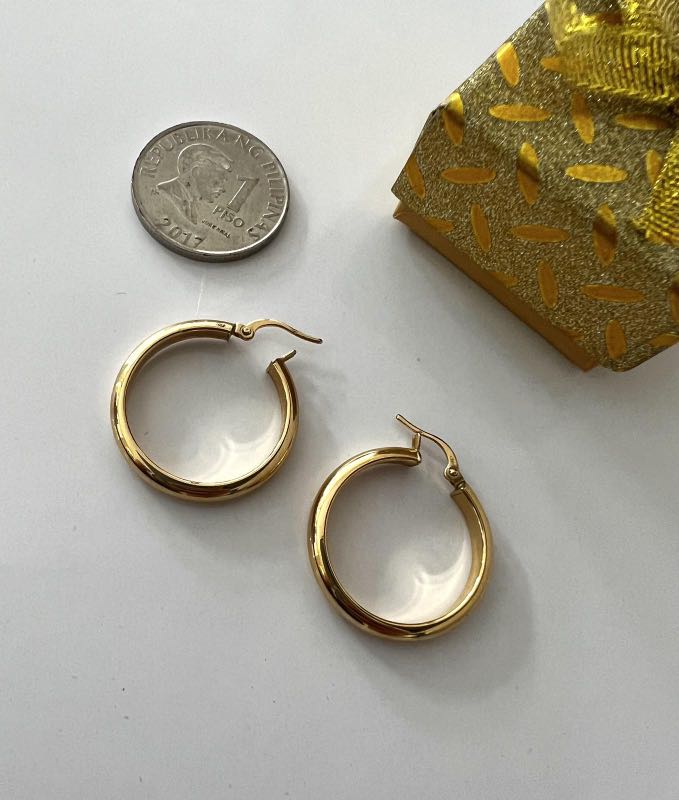 Real Gold hoops 18 carat yellow gold, Women's Fashion, Jewelry ...