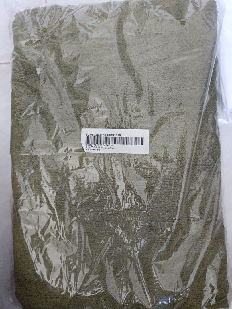 SAF TOWEL & NAVY PT KIT, Men's Fashion, Activewear on Carousell