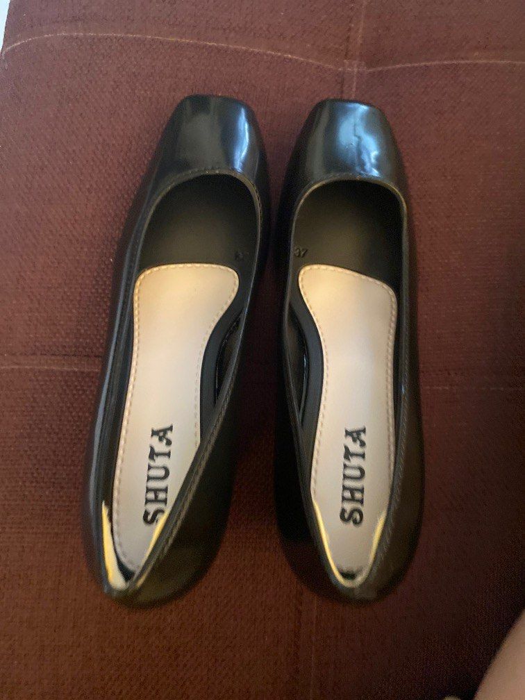 SCHOOL SHOES SHUTA, Women's Fashion, Footwear, Heels on Carousell