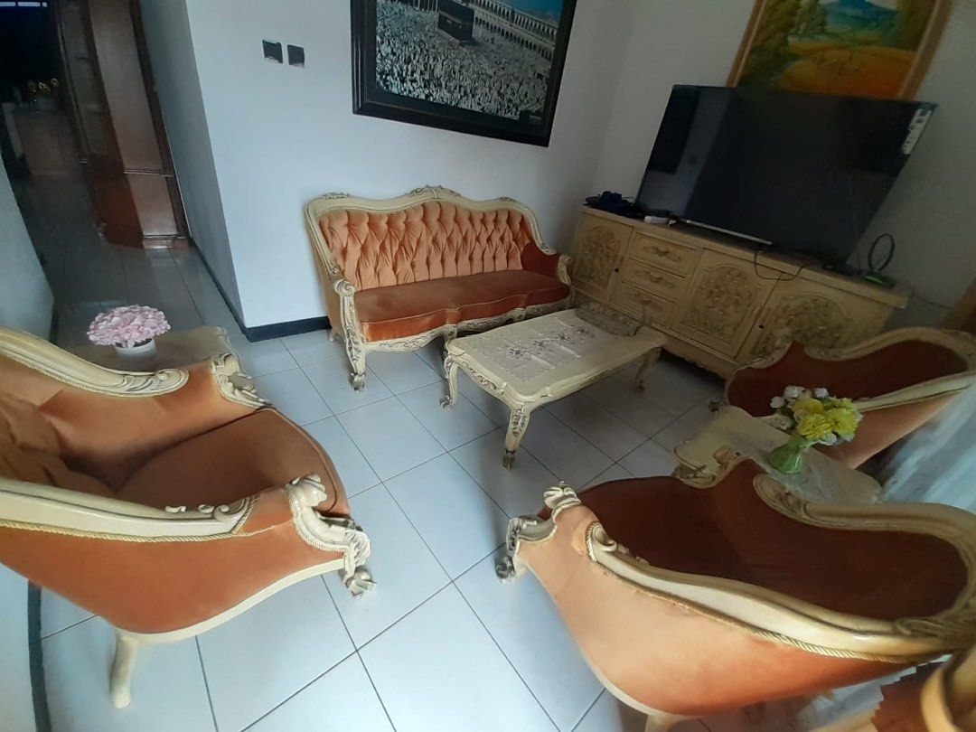 Set sofa meja lemari, Antik, Furnitur di Carousell