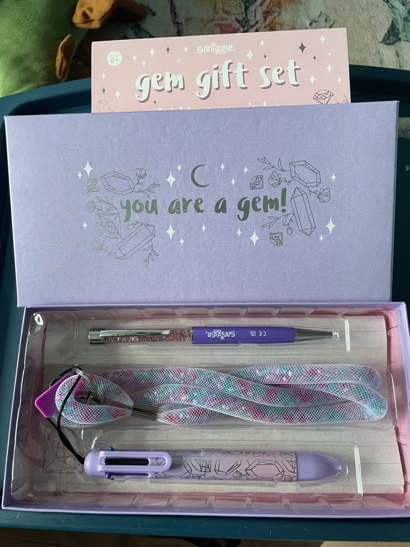 Smiggle Gem gift set, Babies & Kids, Babies & Kids Fashion on Carousell