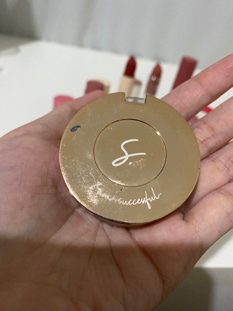 Strokes Face Flash in Invisible Glow and Sparkling Champagne , Beauty ...