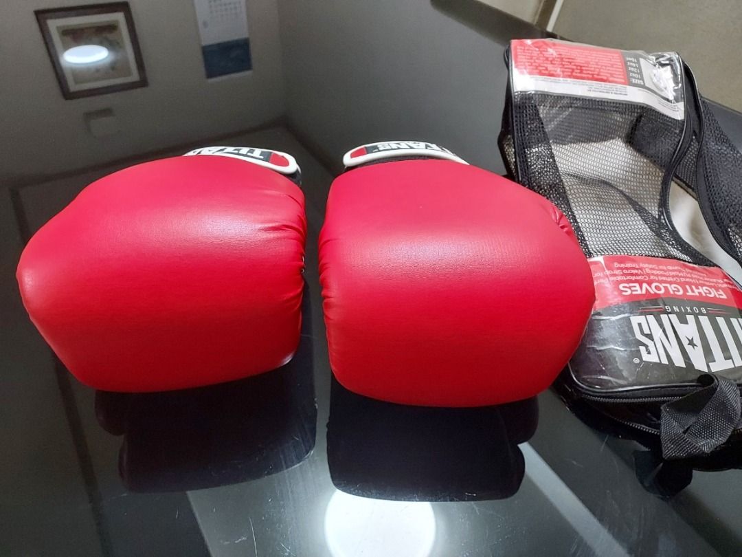 Titans Boxing Gloves 10 oz, Sports Equipment, Other Sports Equipment ...