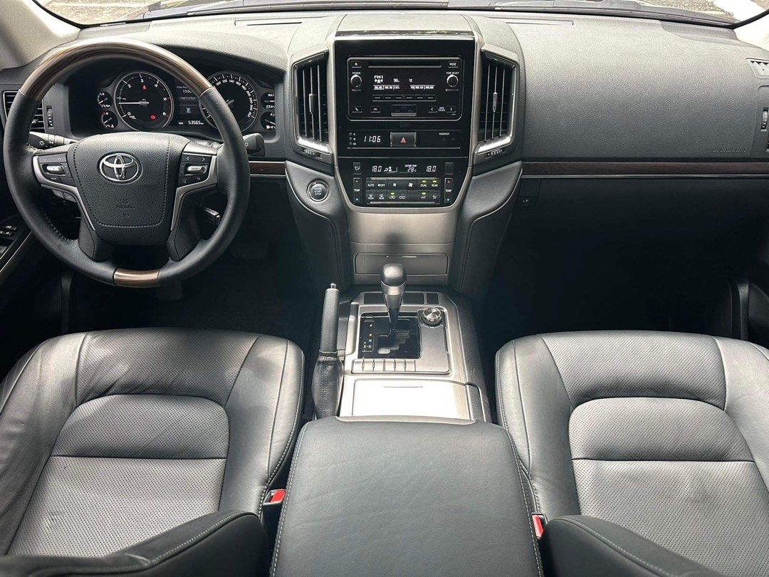Toyota Land Cruiser LC200 Auto, Cars for Sale, Used Cars on Carousell