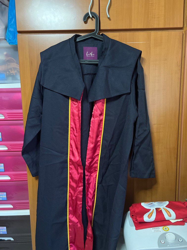 TP graduation Gown, Men's Fashion, Coats, Jackets and Outerwear on ...