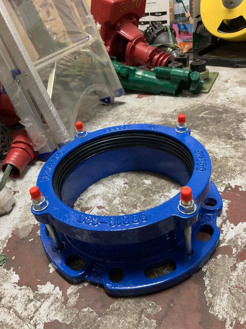 Universal Flange Adapter, Commercial & Industrial, Industrial Equipment ...