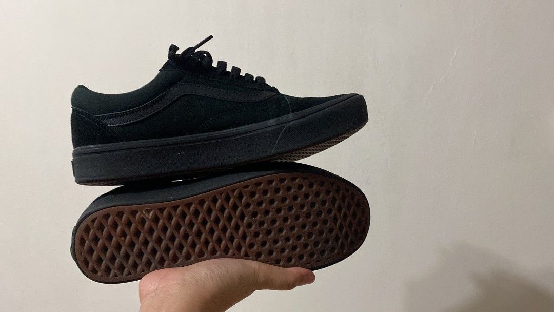Vans triple black, Men's Fashion, Footwear, Sneakers on Carousell