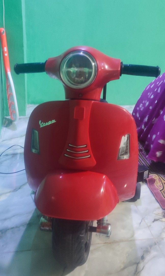 Vespa Merah, Motor di Carousell