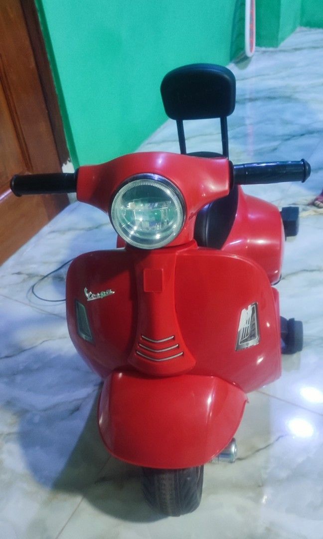 Vespa Merah, Motor di Carousell