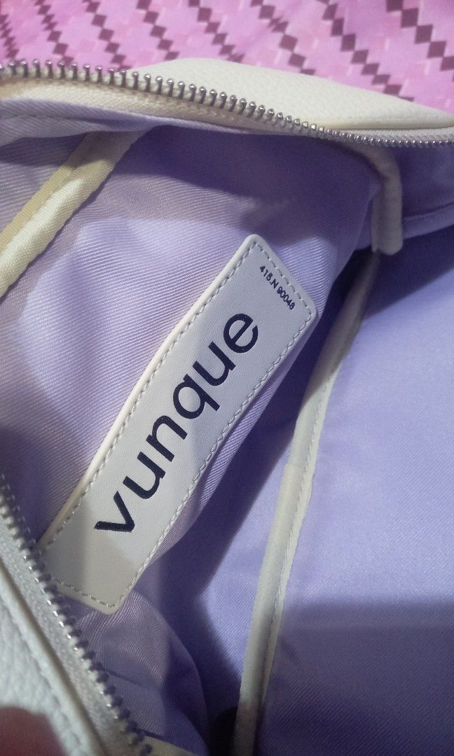 Vunque slingbag, Luxury, Bags & Wallets on Carousell