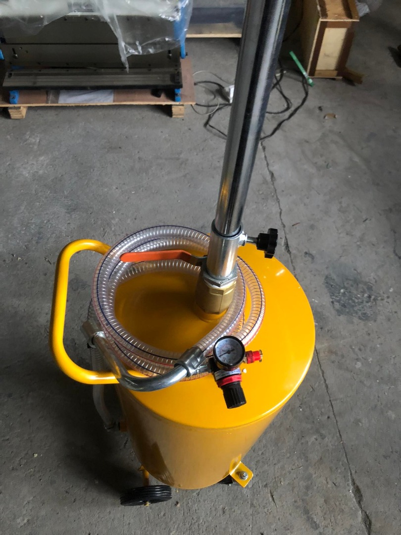 WASTE OIL DRAINER, Commercial & Industrial, Construction Tools ...