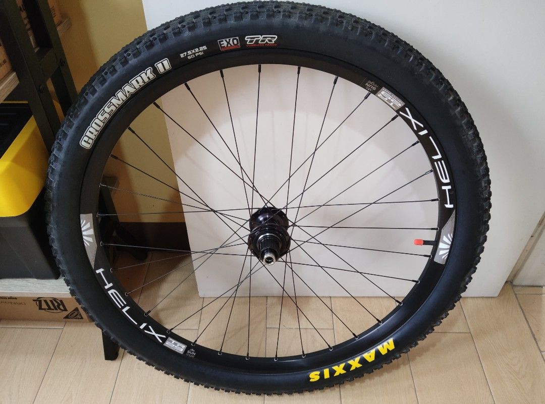 Bike Wheelset 27.5 shimano xt hubs. Sun ringle helix rims. Pillar ...
