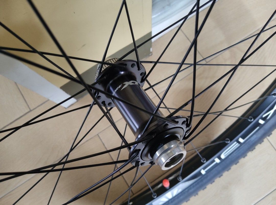 Bike Wheelset 27.5 shimano xt hubs. Sun ringle helix rims. Pillar ...