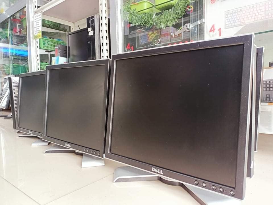 17 inch monitor 2nd hand, Computers & Tech, Parts & Accessories ...