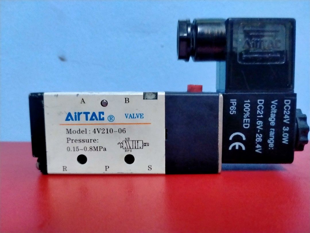 Airtac Solenoid Valve 5-2way model:4V210-08, Commercial & Industrial ...