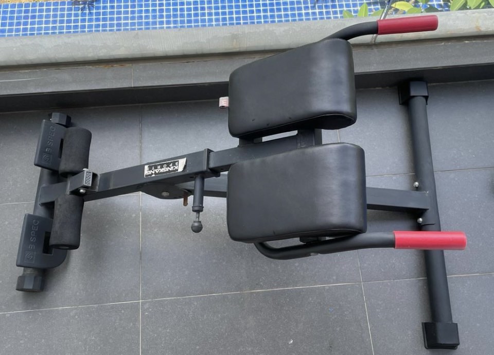 Back extension machine, Sports Equipment, Exercise & Fitness, Toning ...