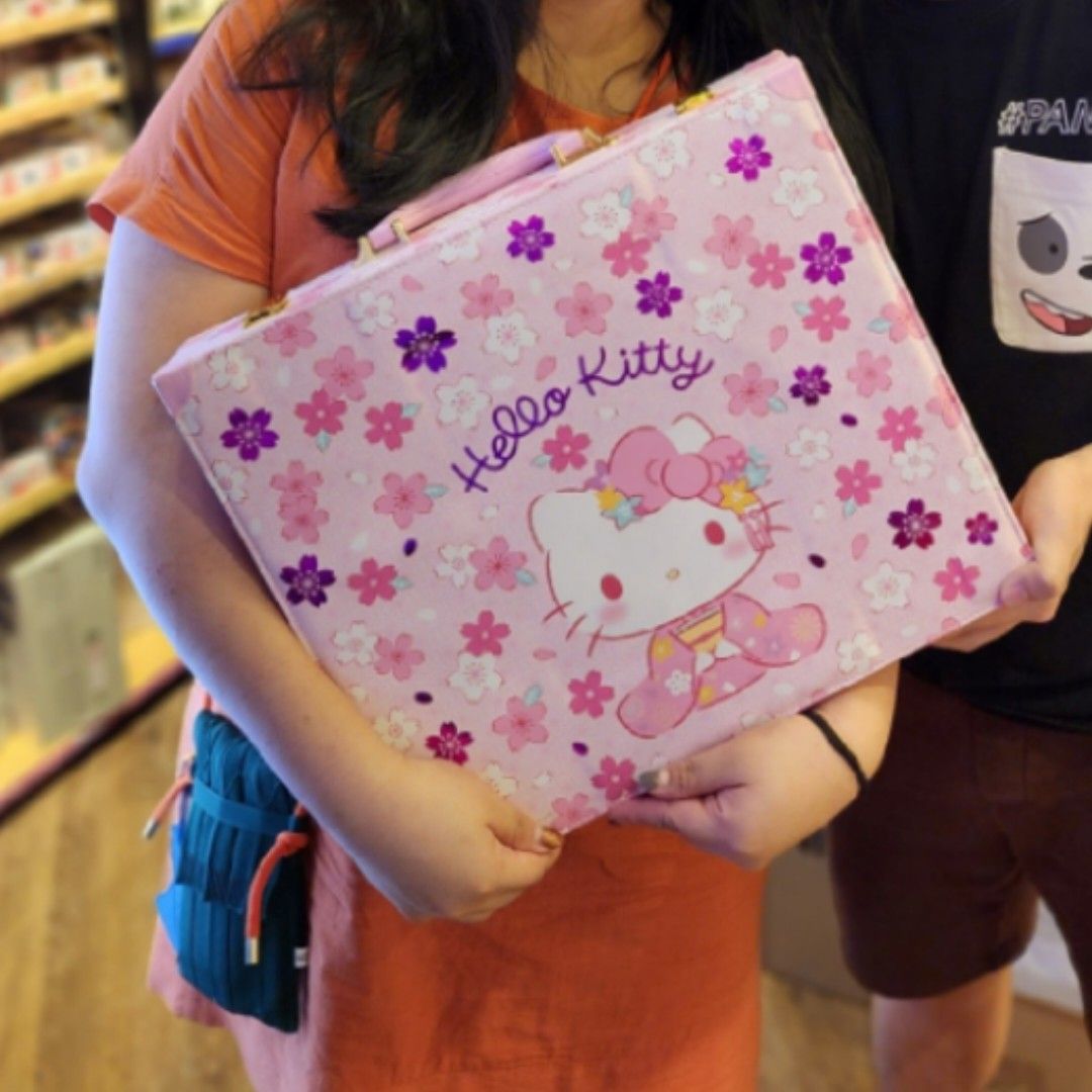 (BNIB) Sanrio Limited Edition Hello Kitty Mahjong Set, Hobbies & Toys ...