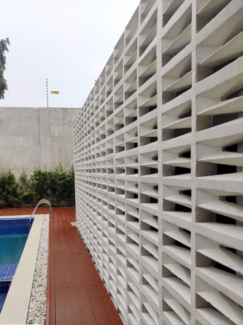 CASCADE BLOCKS 8X16 INCHES, Commercial & Industrial, Construction ...