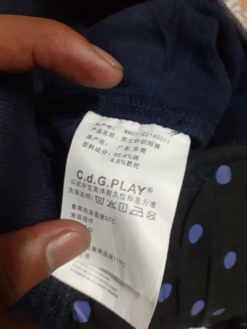 cdg play shorts, Men's Fashion, Bottoms, Shorts on Carousell