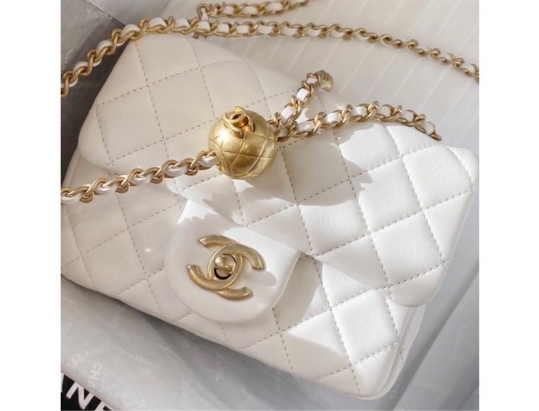 Chanel white color 17cm mini square with adjustable gold coco crush ...