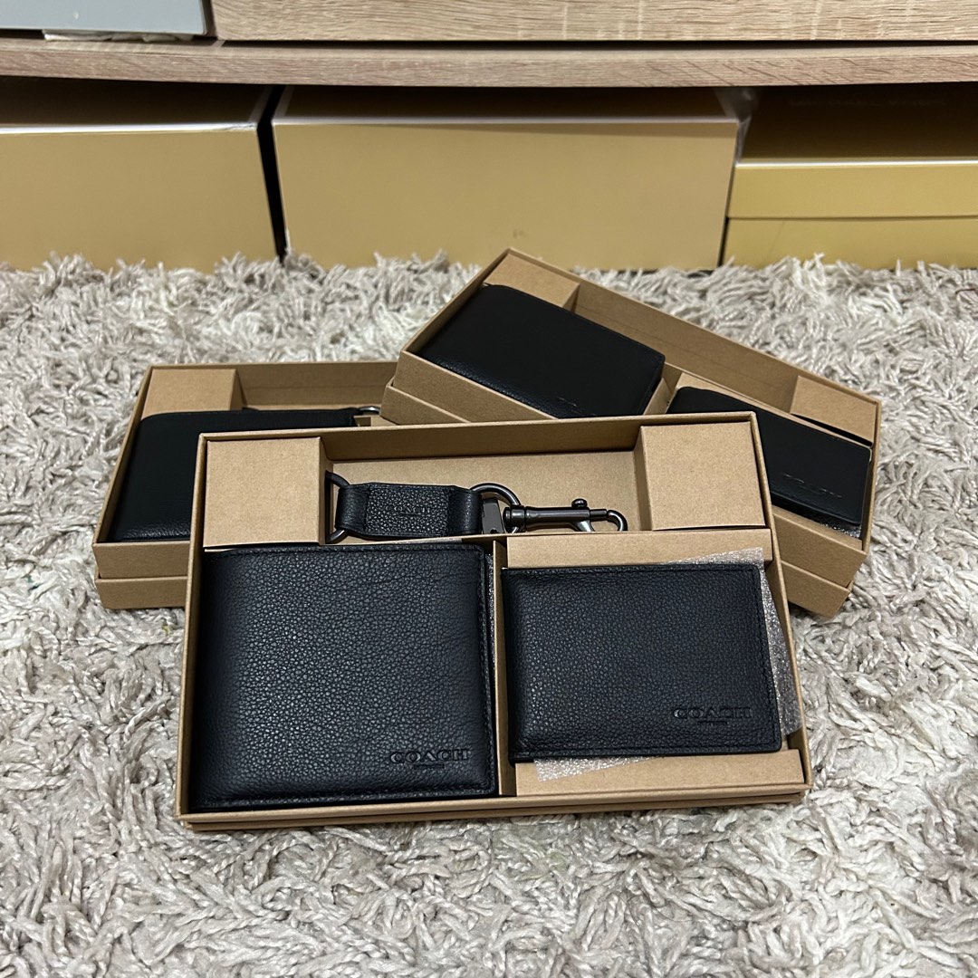 Coach Men's set wallet, Men's Fashion, Watches & Accessories, Wallets ...
