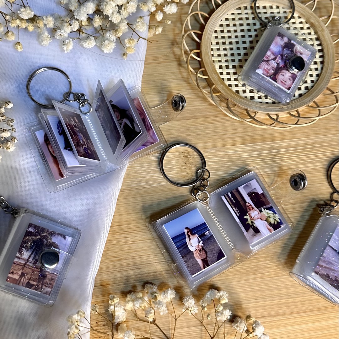 Customized Mini Photo Album Keychain with 16 photos included, Hobbies ...