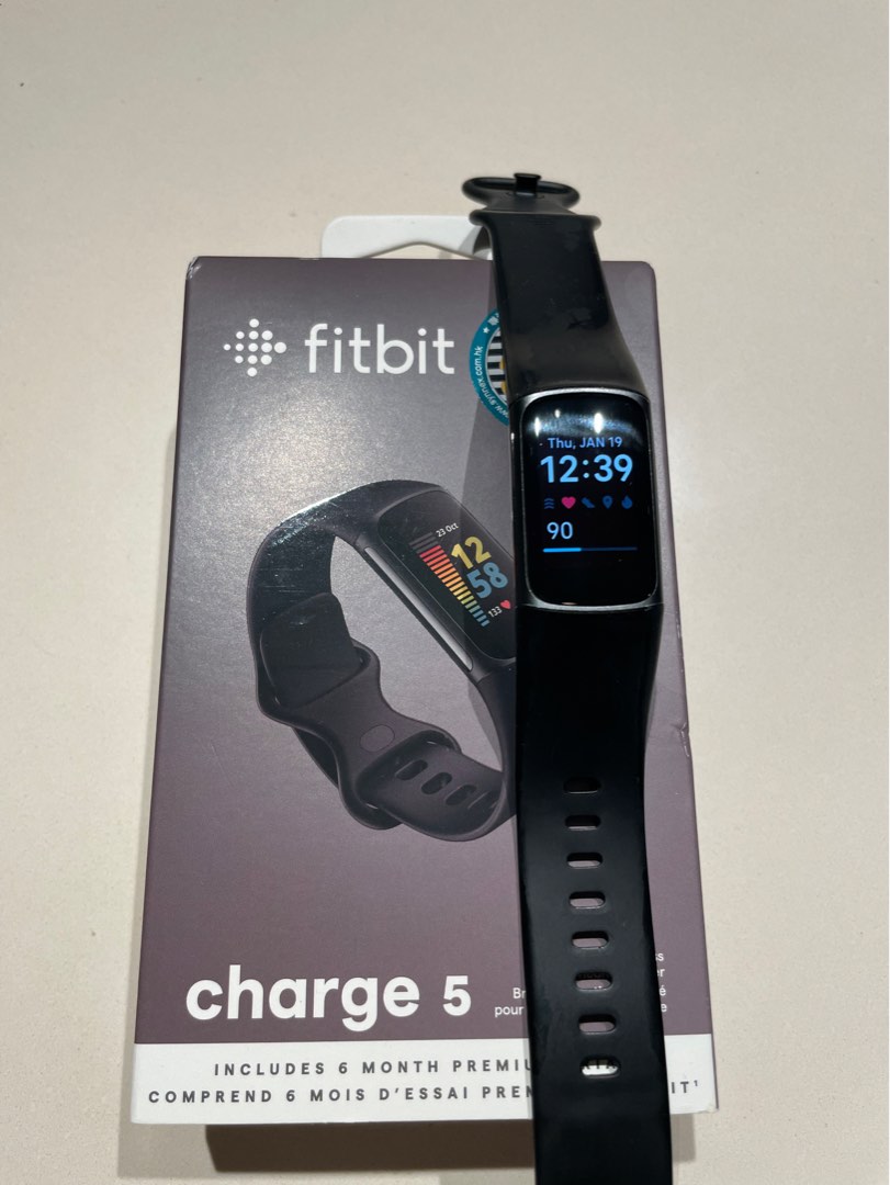 Fitbit charge 5 with box and invoice, 手提電話, 智能穿戴裝置及智能手錶 - Carousell