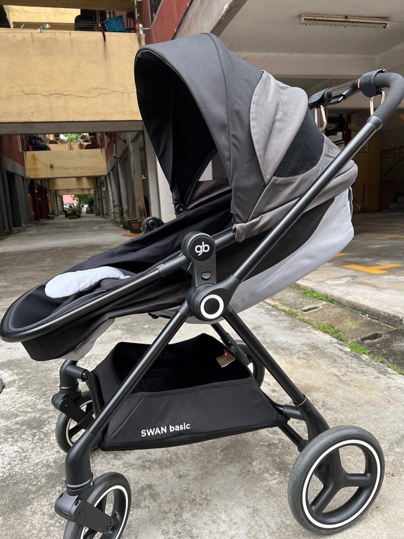 GB Swan Basic Stroller, Babies & Kids, Going Out, Strollers on Carousell