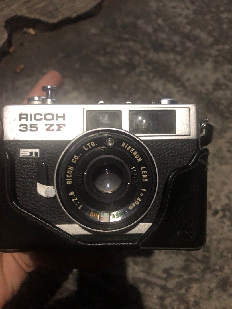 Kamera analog jadul ricoh, Fotografi di Carousell