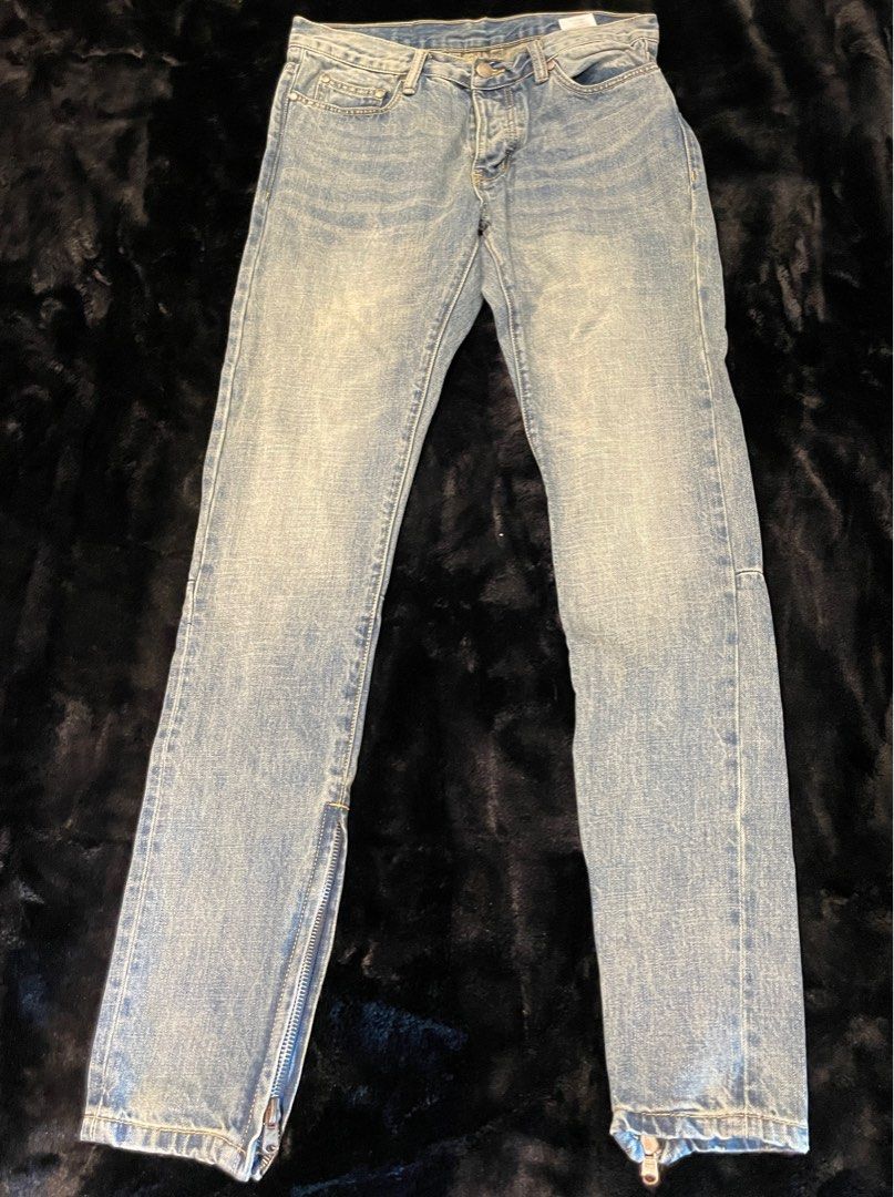 MNML slim fit denim jeans, Men's Fashion, Bottoms, Jeans on Carousell