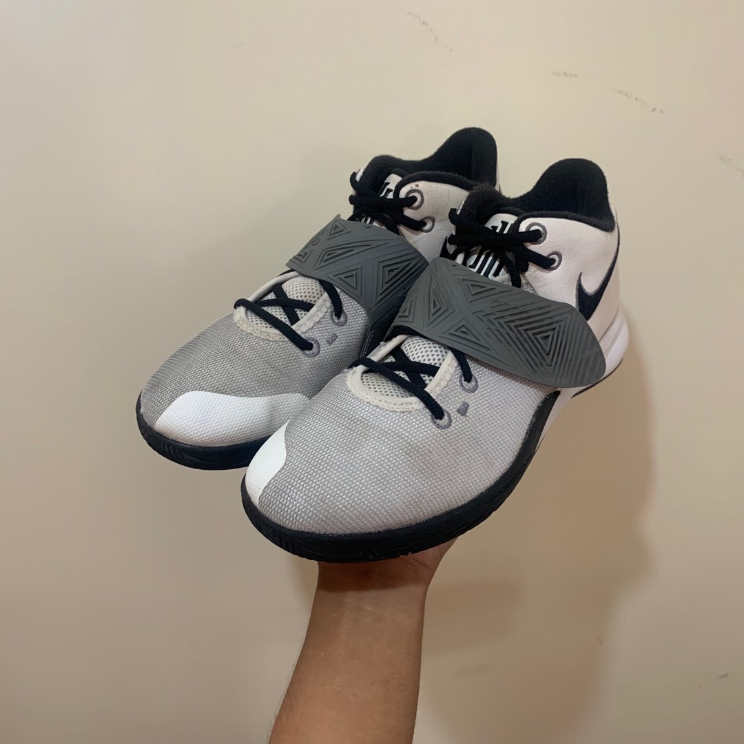 Original Kyrie Flytrap 3 Ep, Men's Fashion, Footwear, Sneakers on Carousell