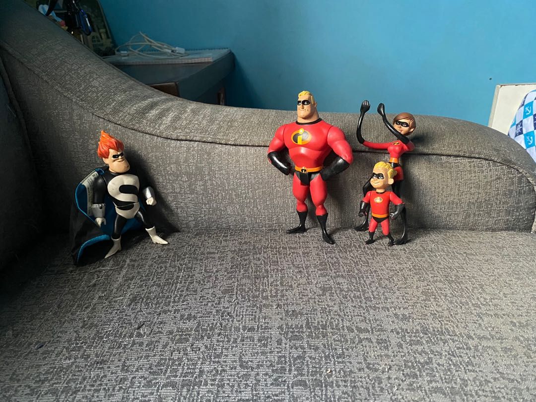 Pixar Incredibles Toy Set, Hobbies & Toys, Toys & Games on Carousell